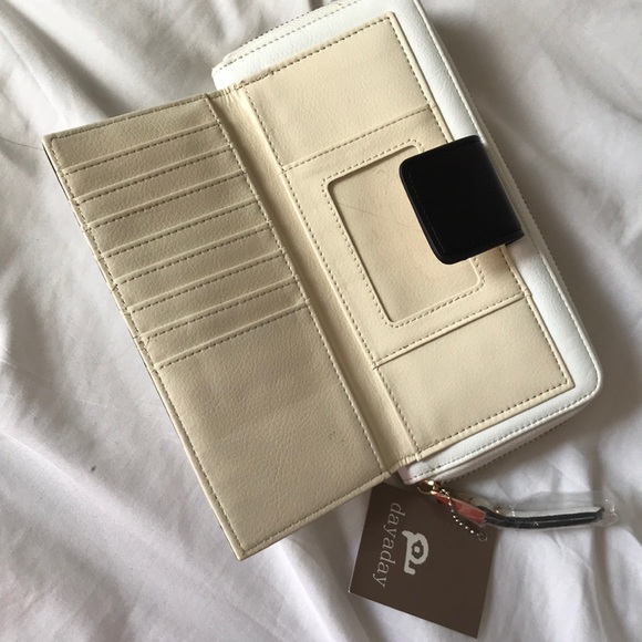 dayaday | Bags | Brand New Wallet | Poshmark